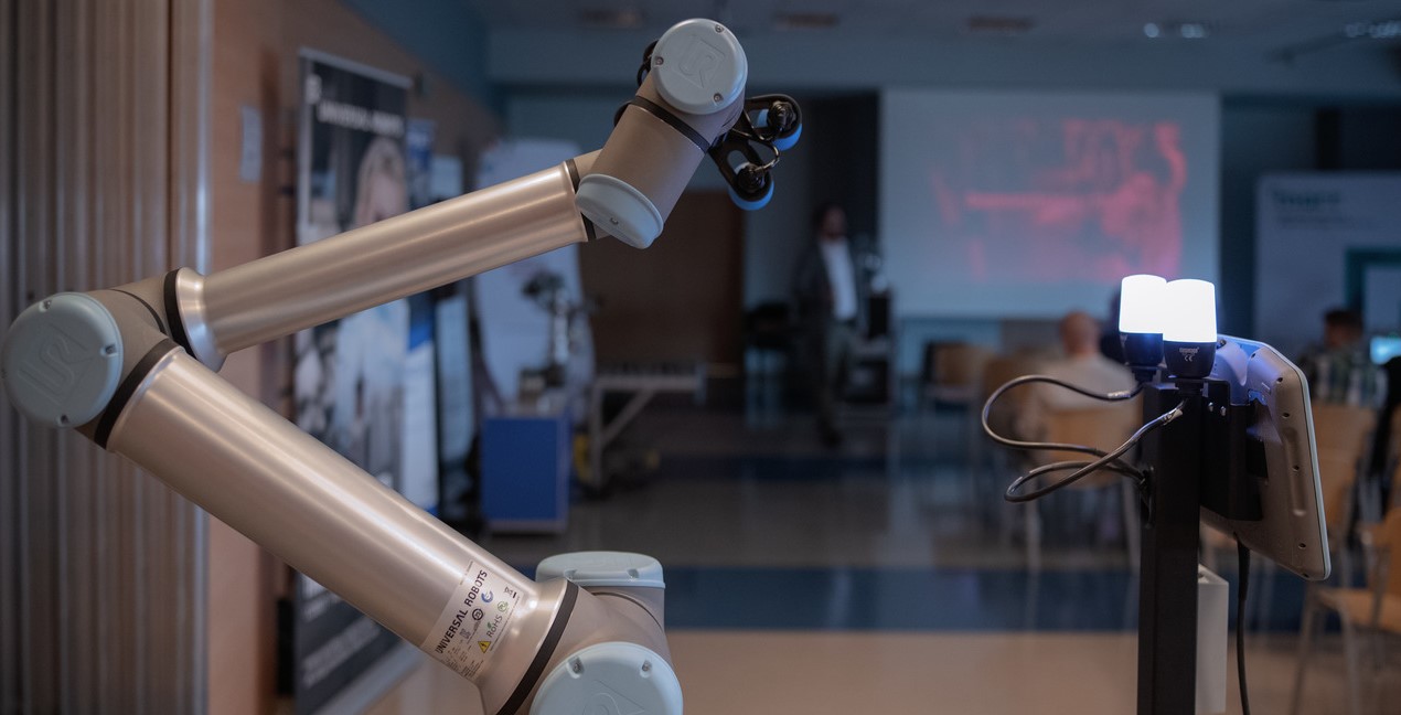 ZA NAMI PIERWSZE WARSZTATY Z COBOTAMI UNIVERSAL ROBOTS (FOTORELACJA)